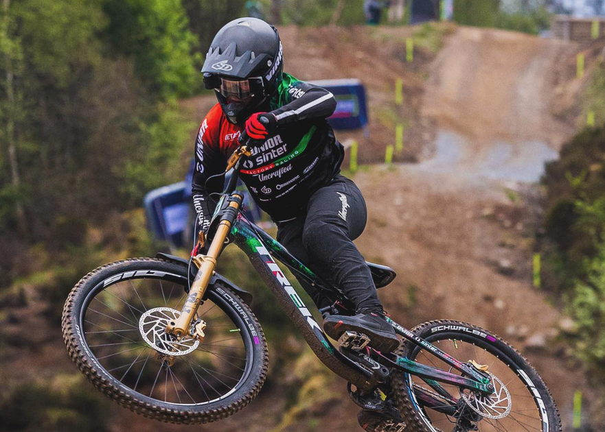 OLI CLARK – VIRIS BRAND